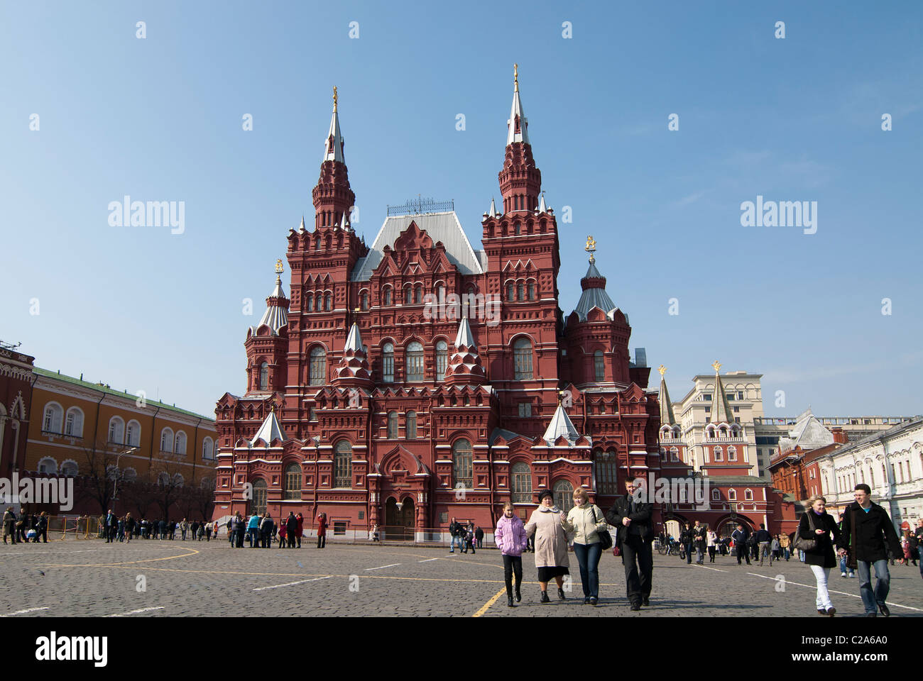 People walking on red square in moscow hi-res stock photography and ...