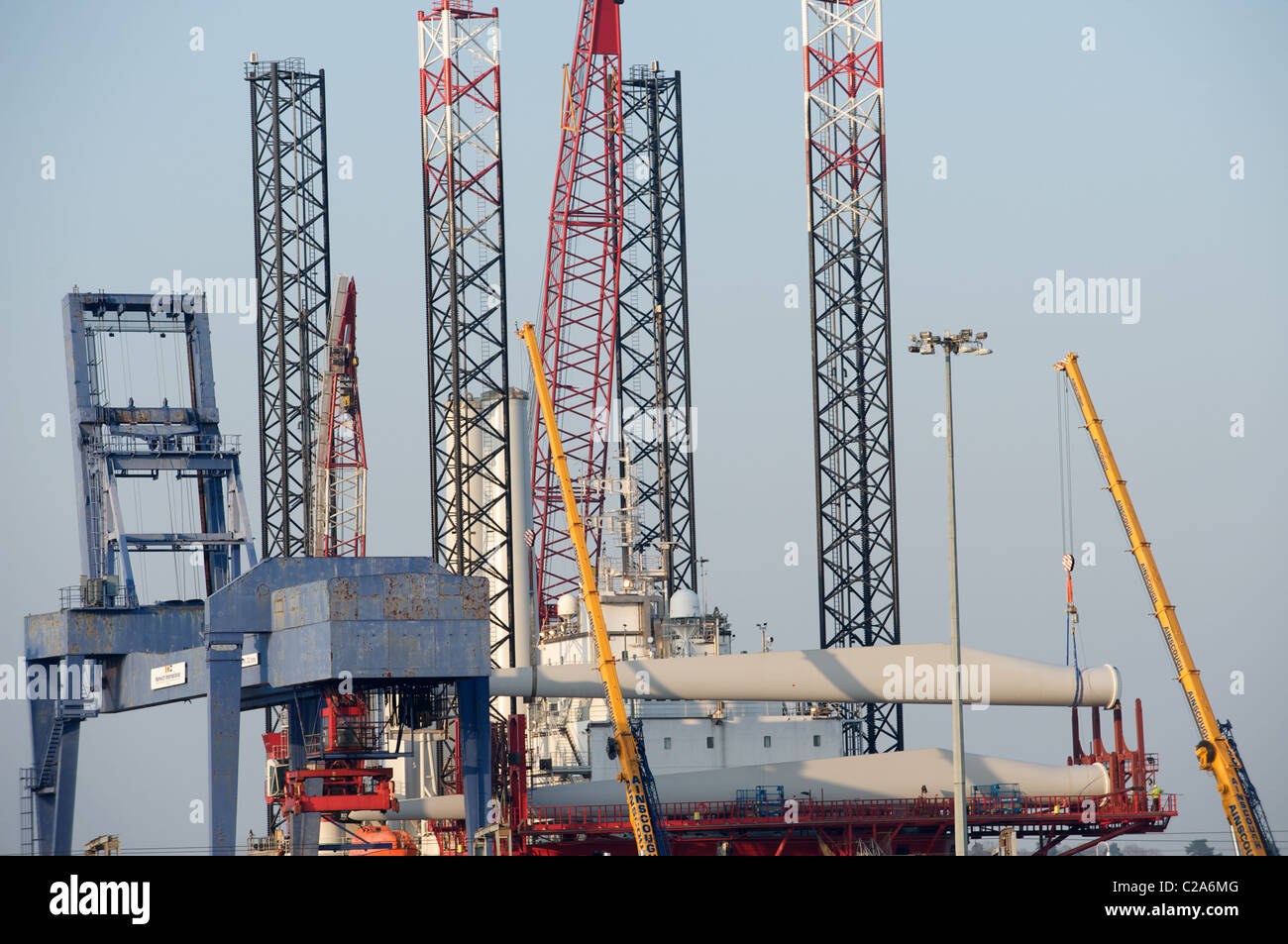 Offshore wind turbines uk hi-res stock photography and images - Alamy
