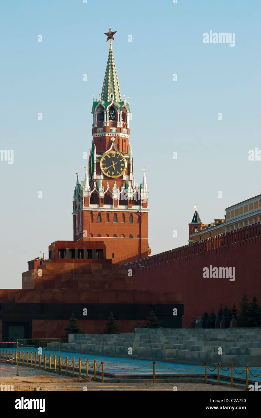Lenin tomb and Saviour tower on Red Square in Moscow Stock Photo - Alamy