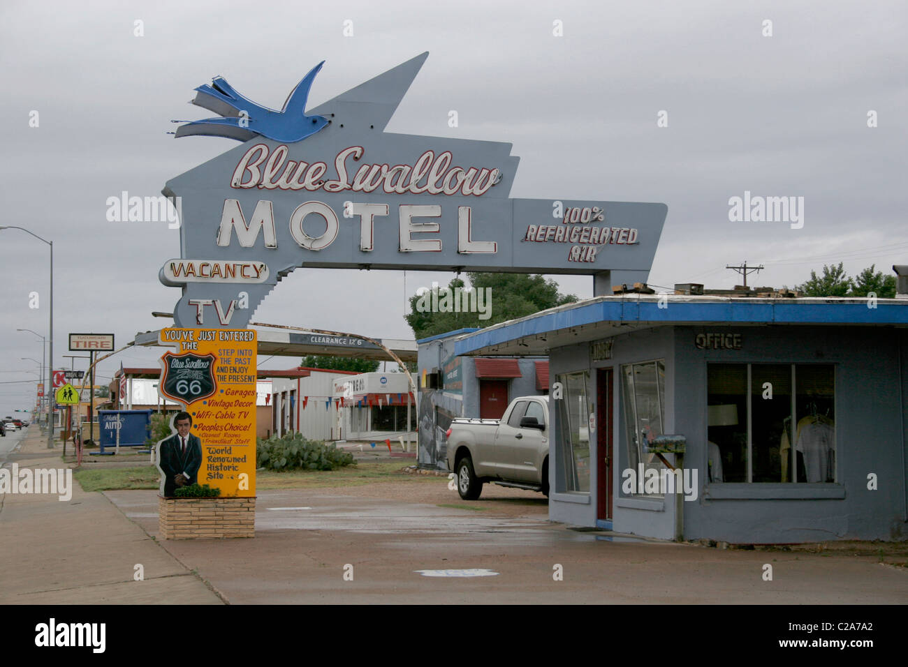 Blue swallow motel route 66 hi-res stock photography and images - Alamy
