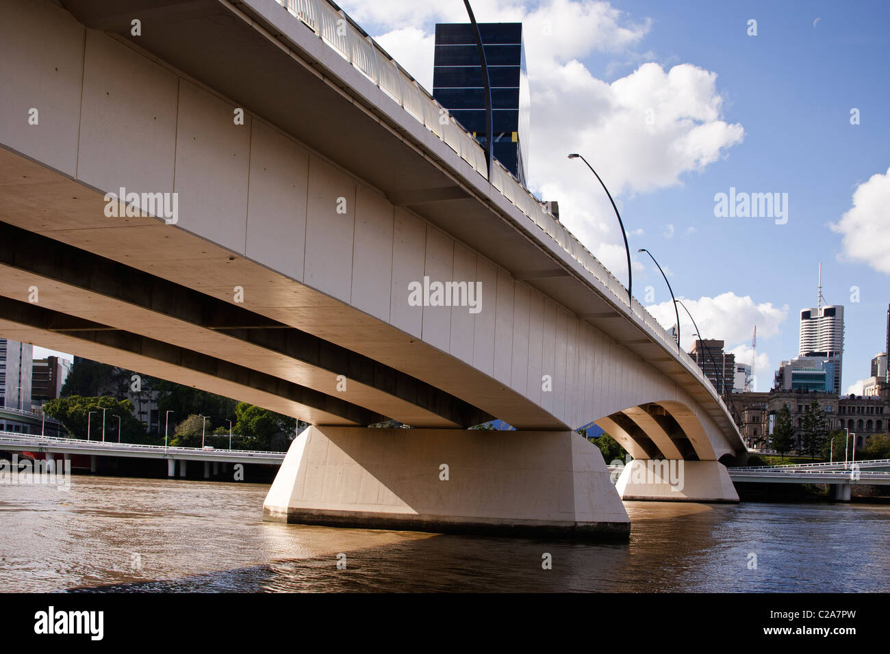 Victoria Bridge seen from the Clem Jones Promenade, Southbank Parklands ...