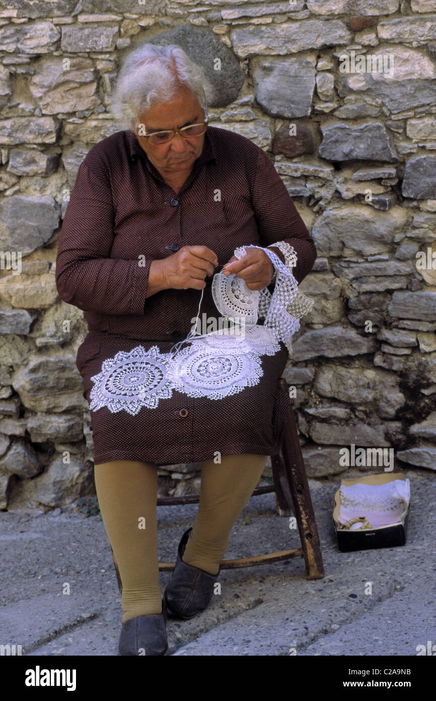 Lady making lace hi-res stock photography and images - Alamy