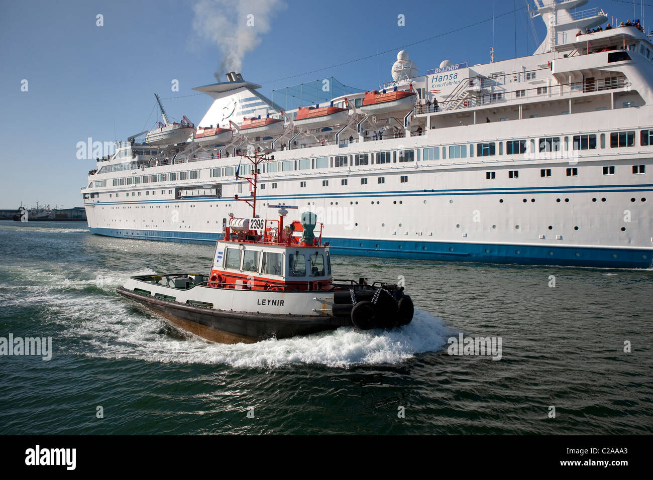 Harbor tug boat hi-res stock photography and images - Alamy