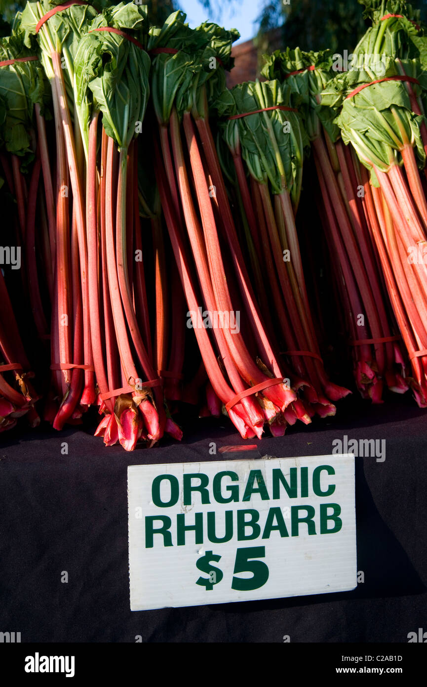 Certified organic farm sign hi-res stock photography and images - Alamy