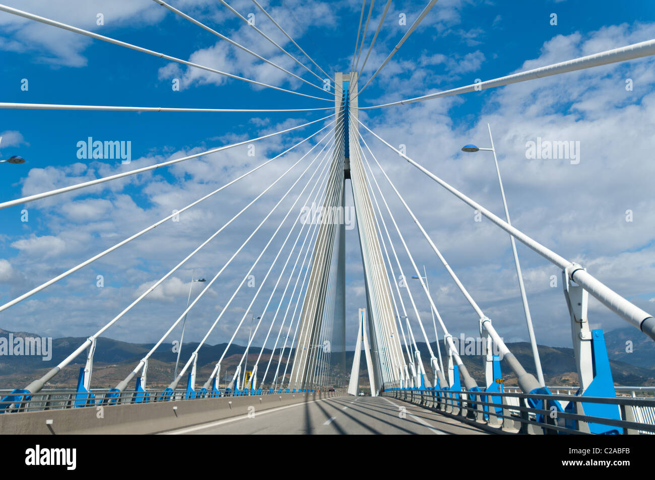 Supporting cables hi-res stock photography and images - Alamy