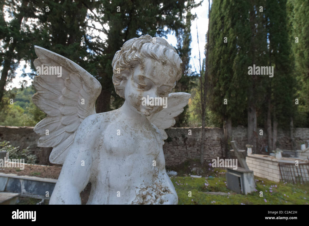 Ornamental statues hi-res stock photography and images - Alamy
