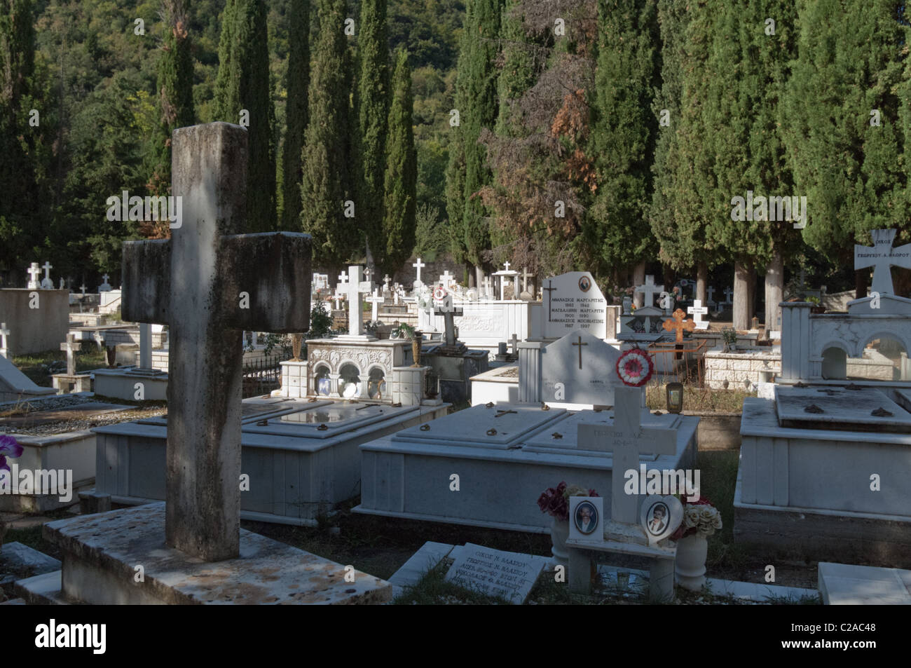 Burial cemetery hi-res stock photography and images - Alamy