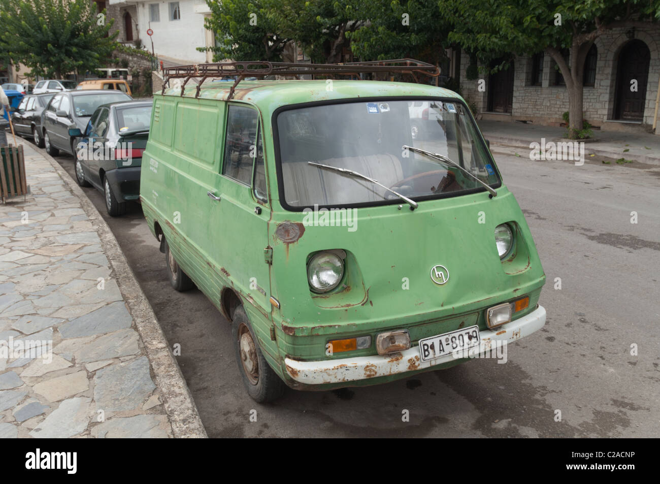 Old rusted van hi-res stock photography and images - Alamy