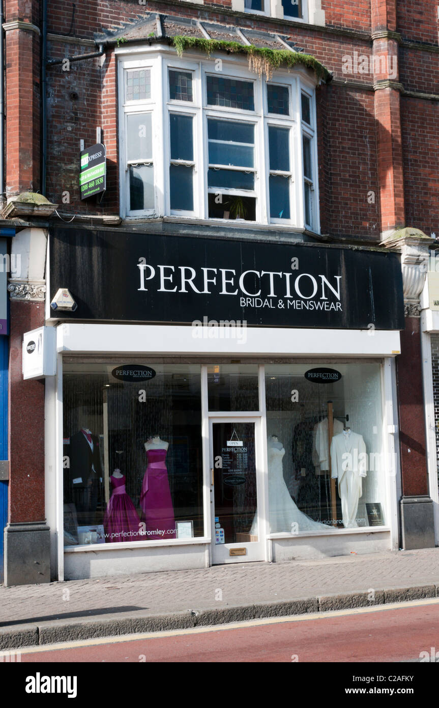 English clothes shop hi-res stock photography and images - Alamy