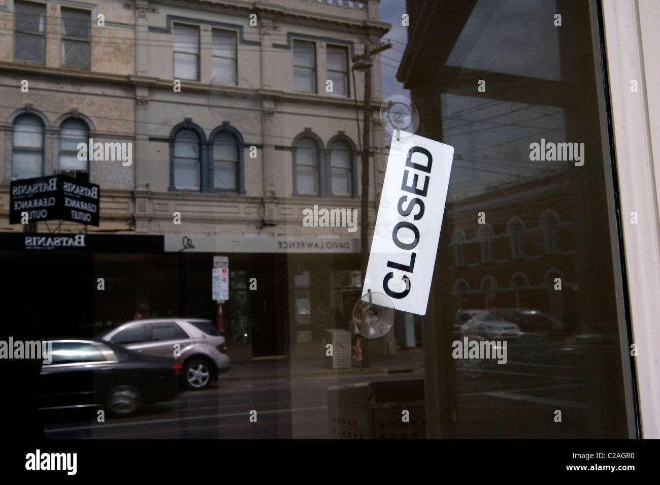 empty retail shop closed sign Stock Photo - Alamy