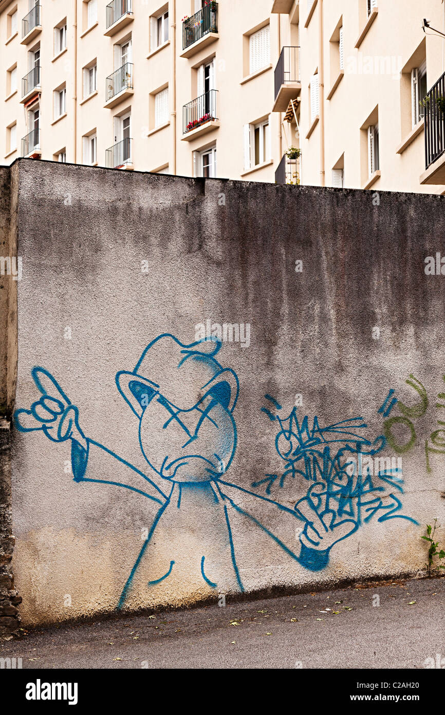 Graffiti on building front hi-res stock photography and images - Alamy