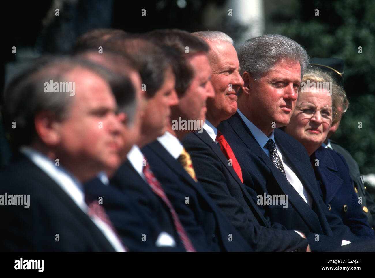 President Bill Clinton with dignitaries at the White House in ...