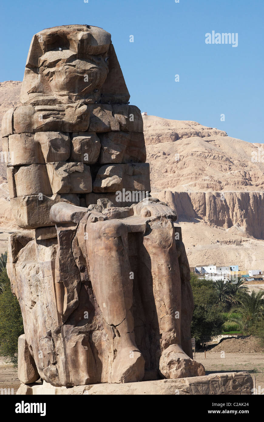 The colossus of memnon hi-res stock photography and images - Alamy
