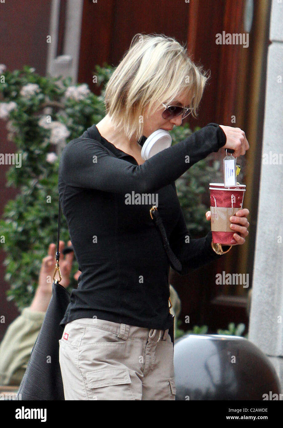 Renee Zellweger Smoking