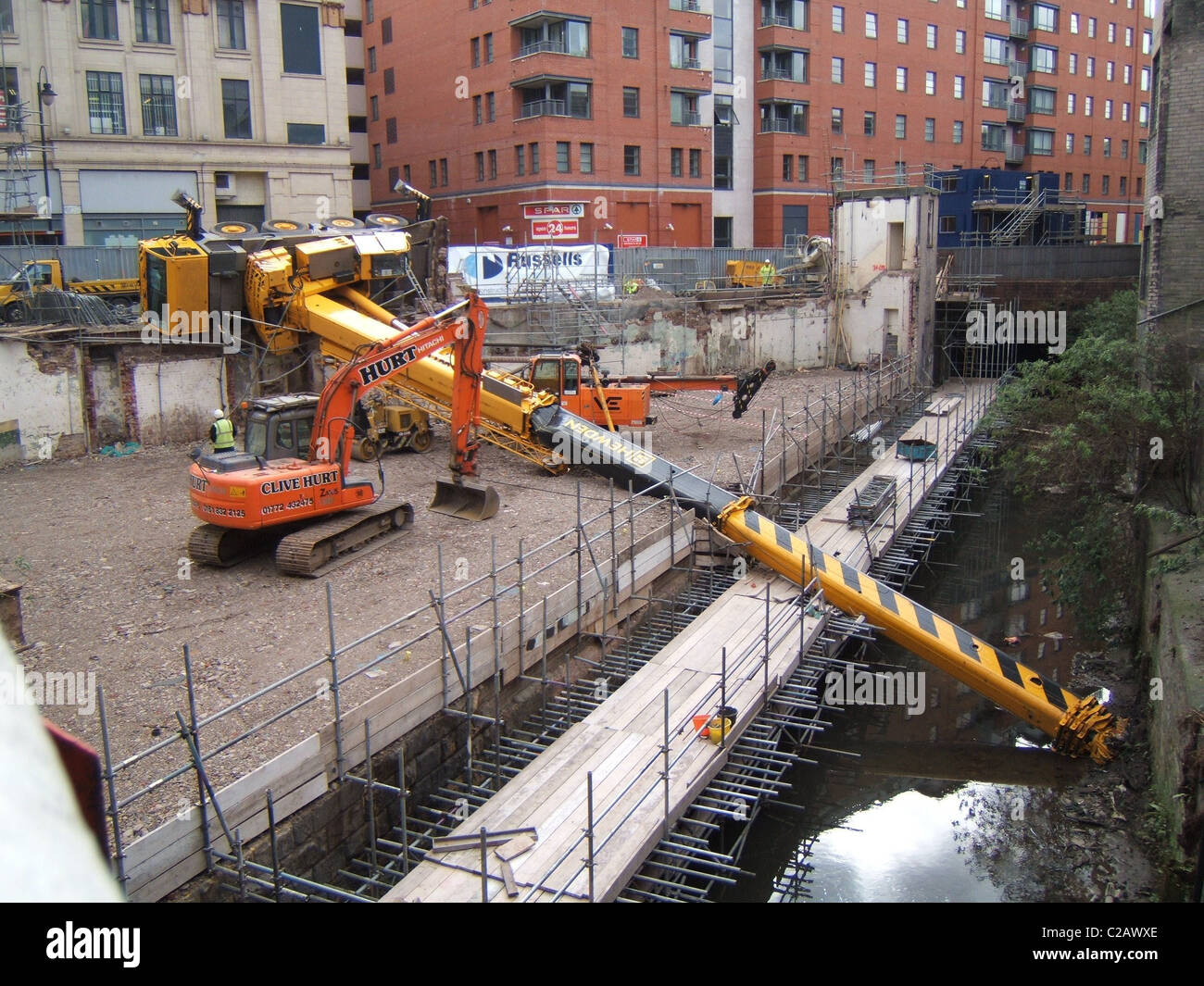 CRANE COLLAPSE A crane overturned, while the boom was approximately 90 ...