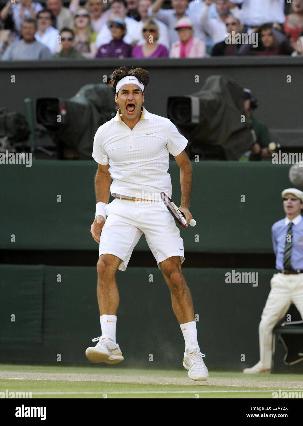 Roger Federer 2009 Wimbledon Tennis Championships - Men's Single Final ...