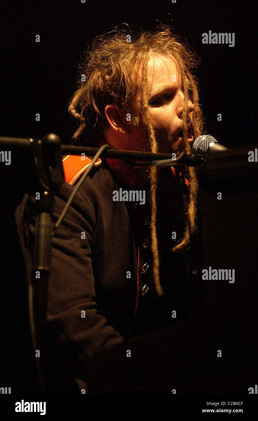 Singer songwriter duke special hi-res stock photography and images - Alamy
