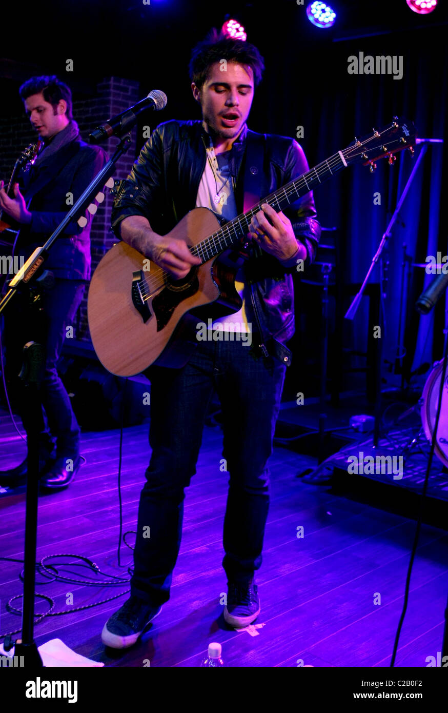 Kris Allen The American Idol winner makes a special appearance at 'B.B ...