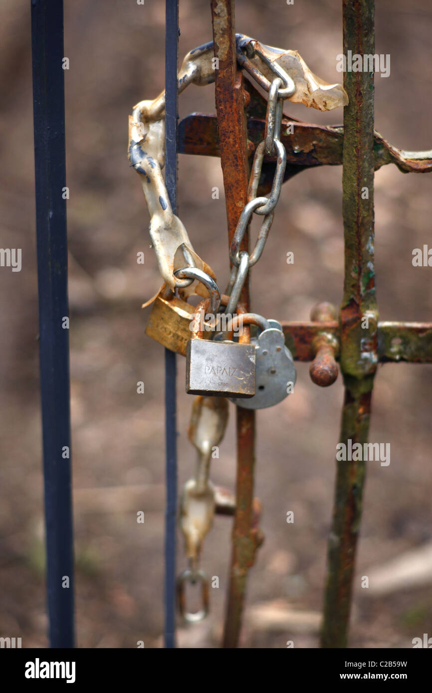 Padlocked gates hi-res stock photography and images - Alamy