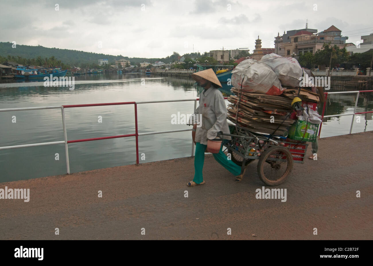 Vietnamese vendors and their carts on Phu Quoc Island in Vietnam Stock ...
