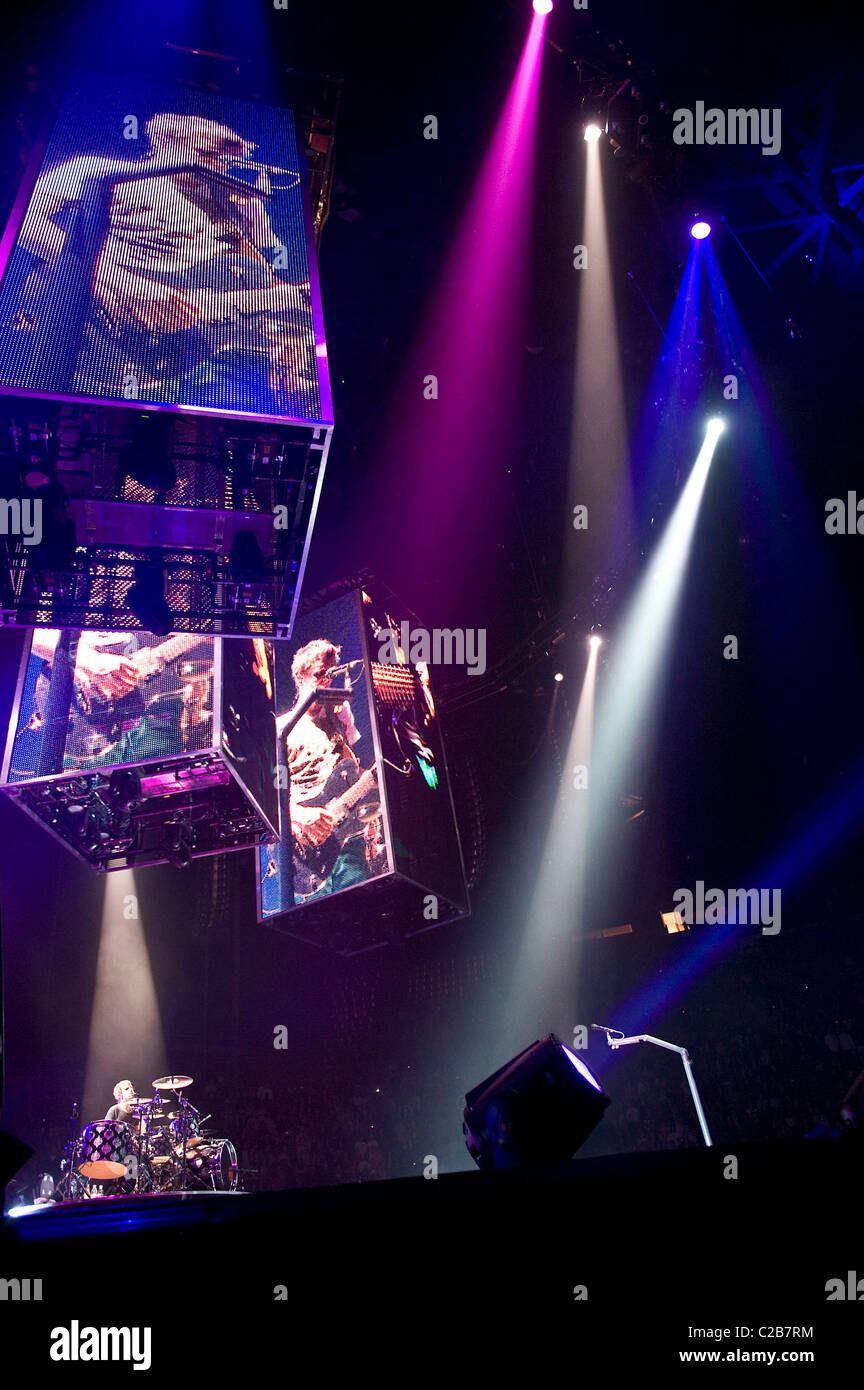 Muse performing live at the Bercy Paris, France - 17.11.09 ...