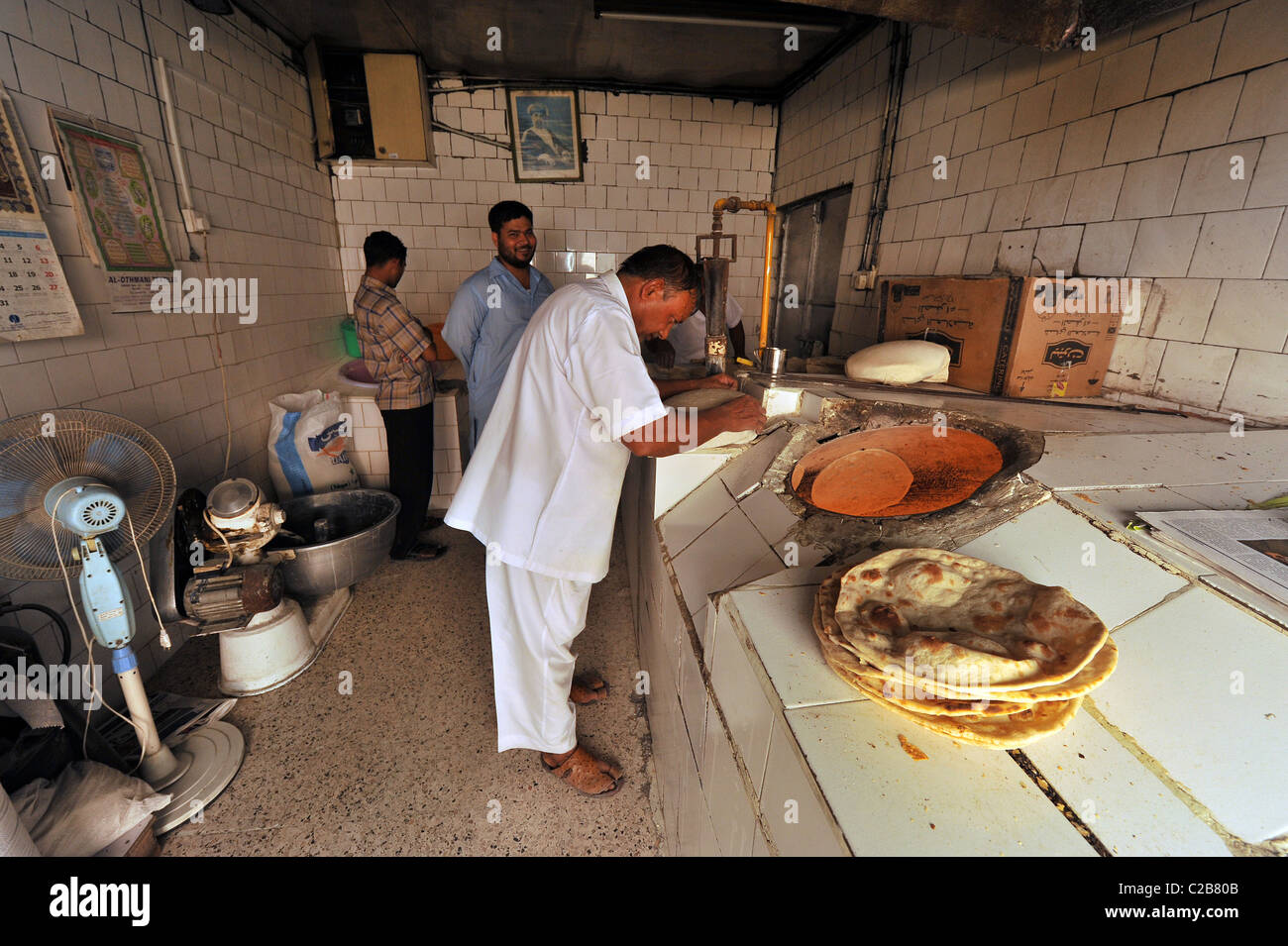 Oman traditional cooking hi-res stock photography and images - Alamy