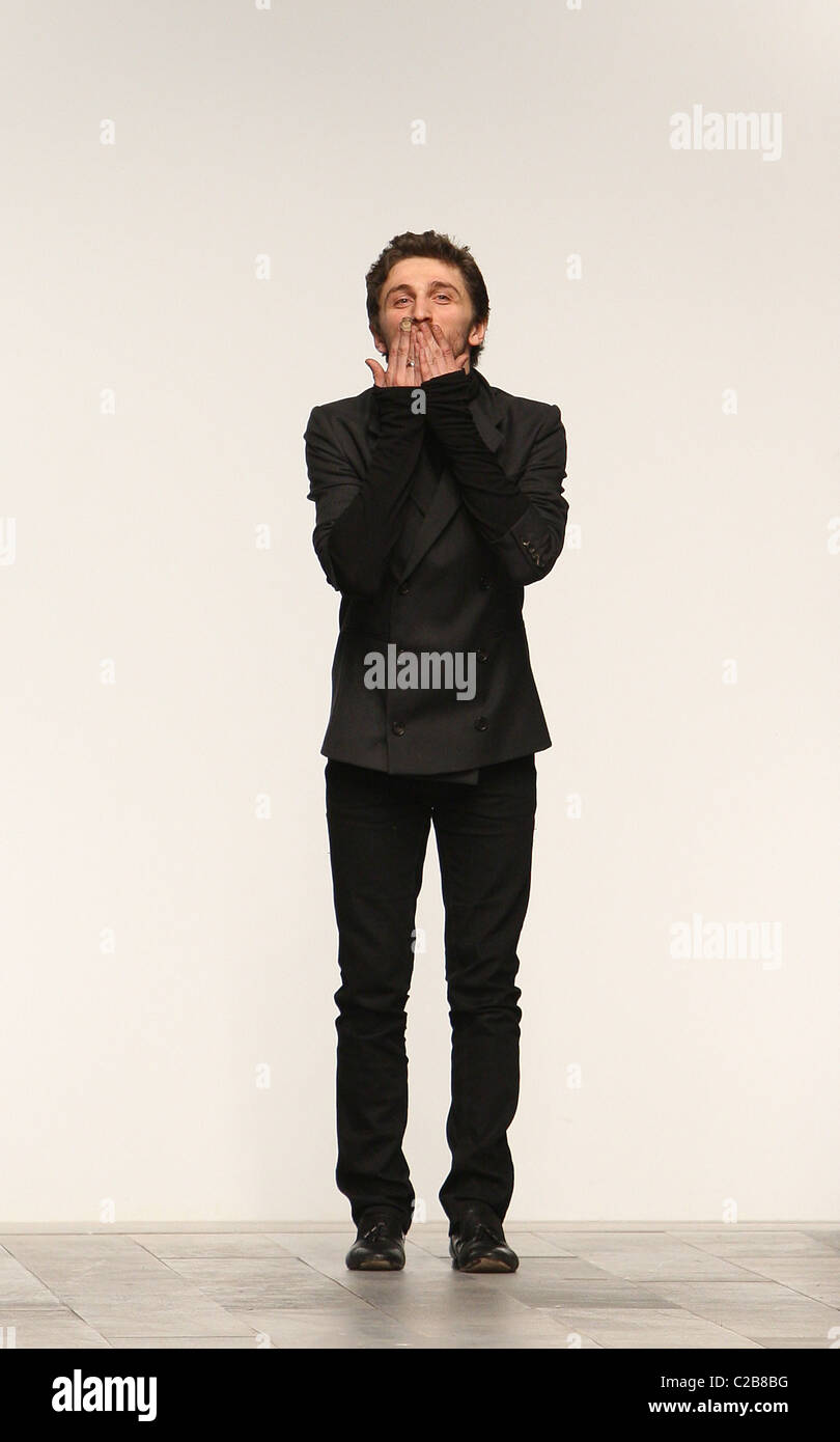 David Koma catwalk AW 2011/2012 at London Fashion Week Stock Photo - Alamy