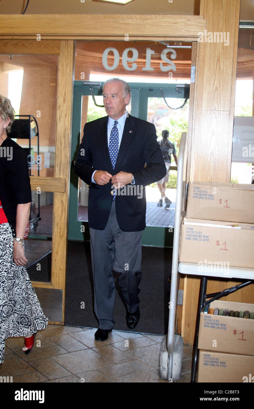 Joe biden promises to keep hi-res stock photography and images - Alamy