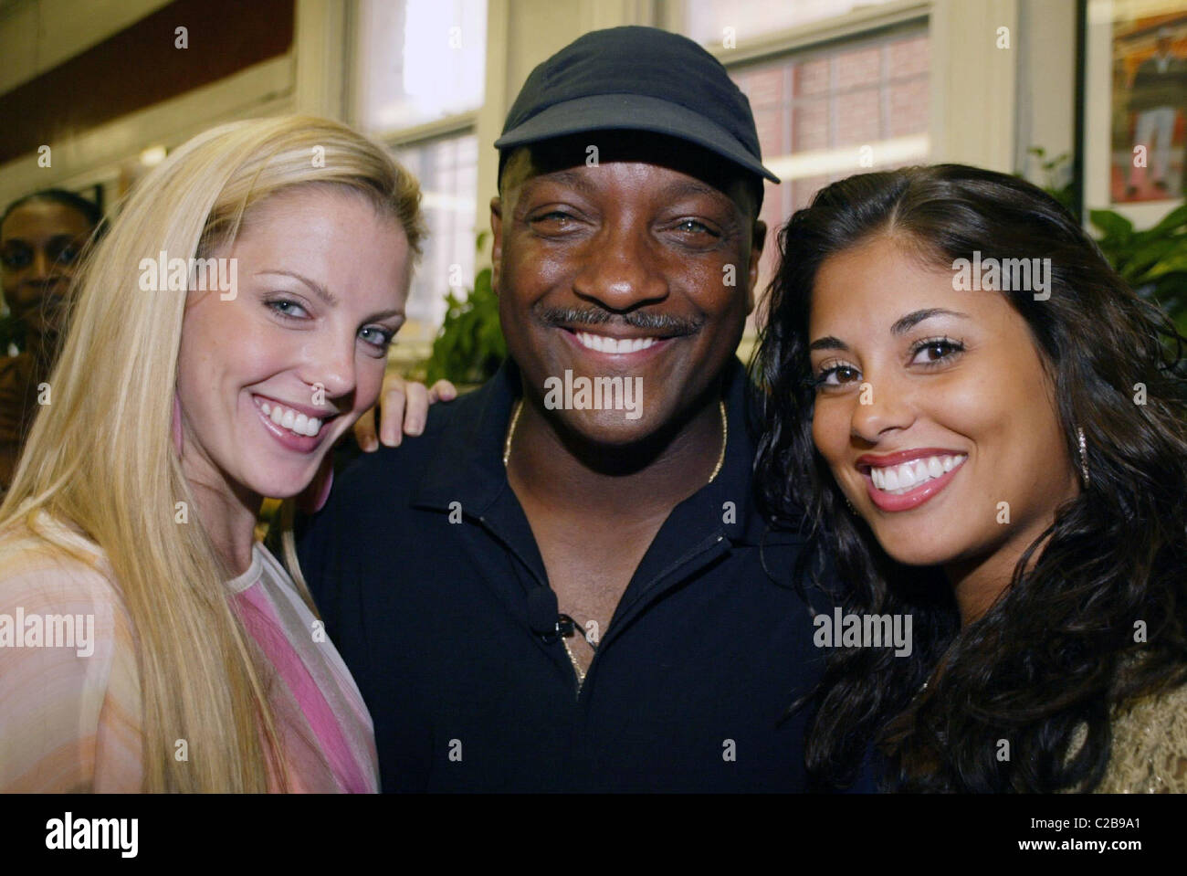 Donnie Simpson and Washington Redskins Cheerleaders Today has been ...