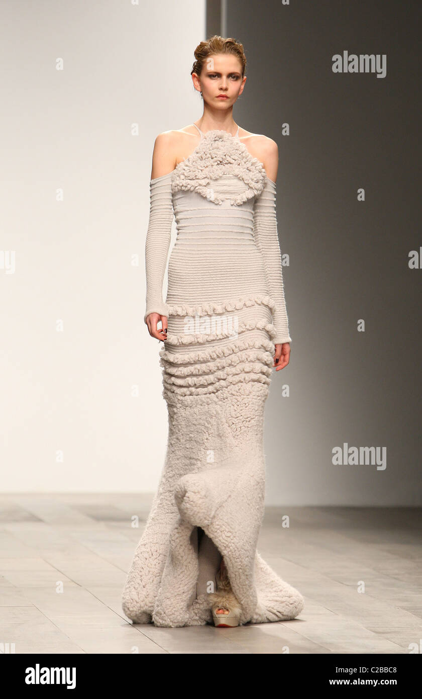 Mark fast dress hi-res stock photography and images - Alamy