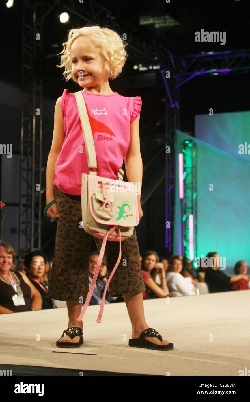 Bindi Irwin Bindi Irwin Fashion High Resolution Stock Photography and ...