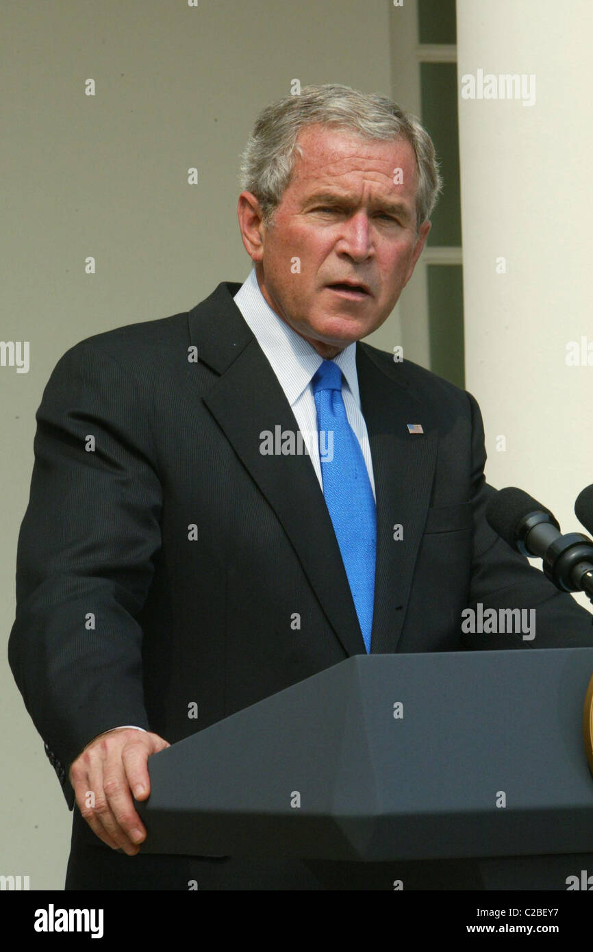 President George W. Bush delivers his subprime housing plan at the Rose ...