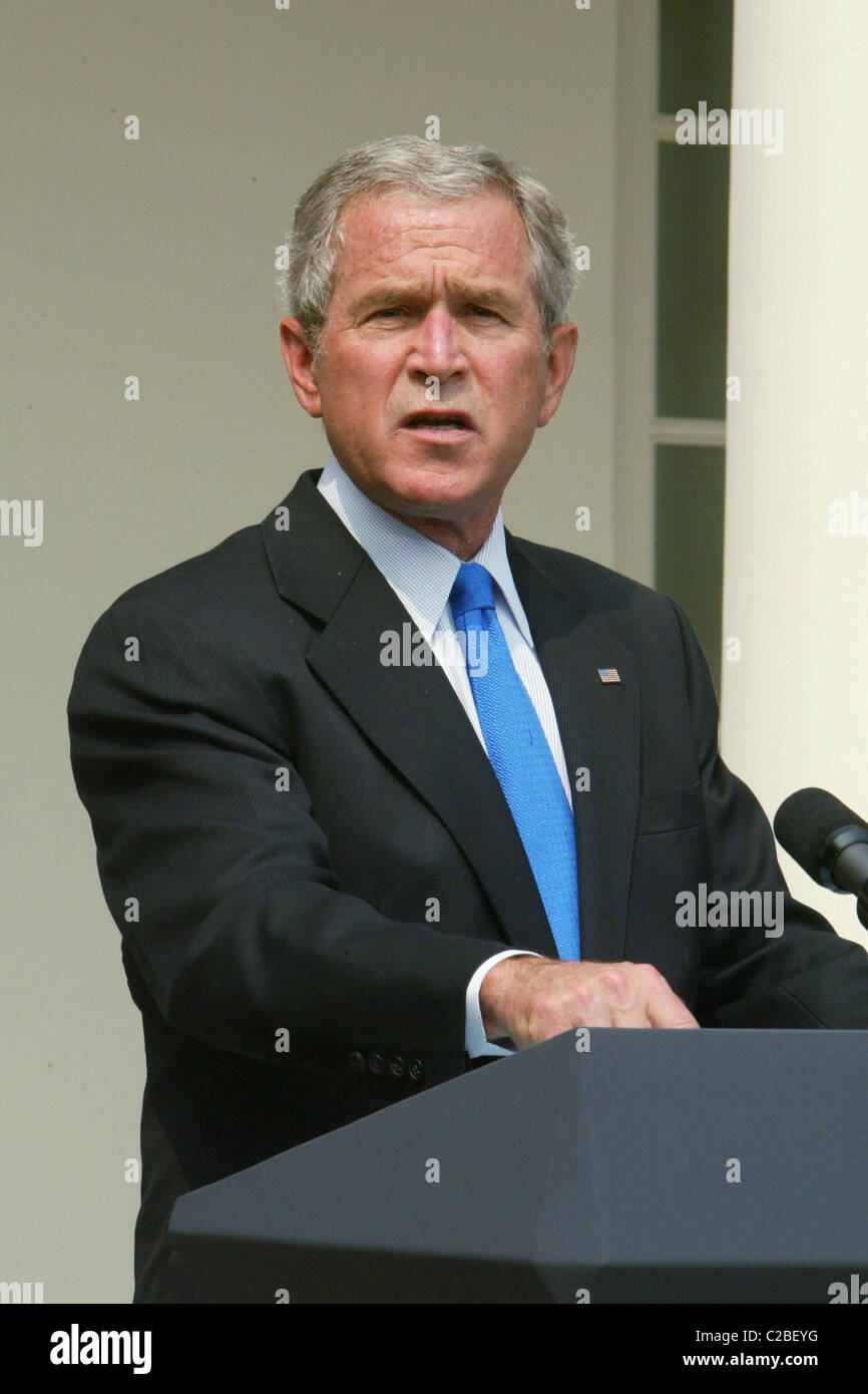 President George W. Bush delivers his subprime housing plan at the Rose ...