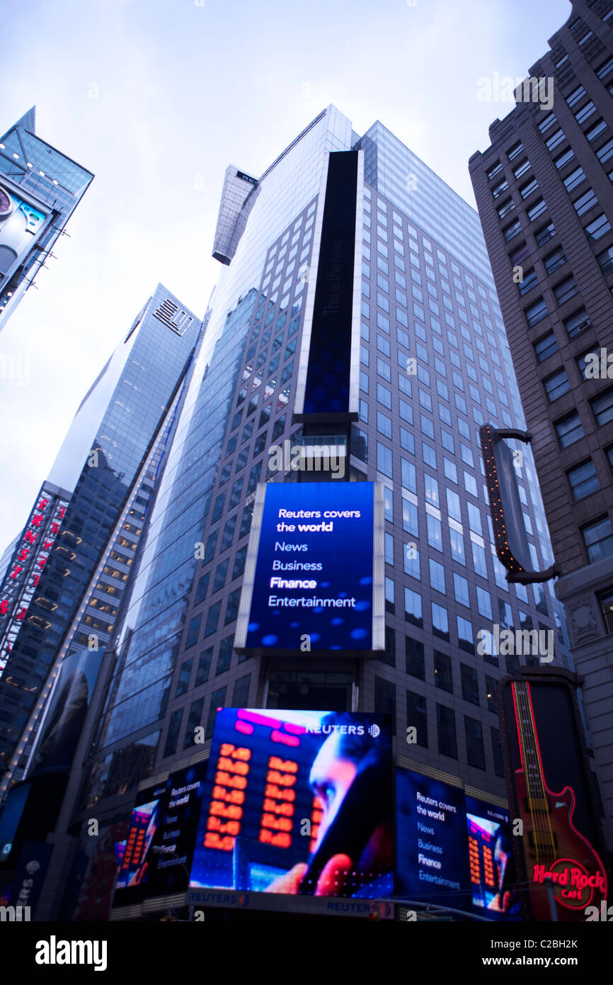 High rise times square hi-res stock photography and images - Alamy