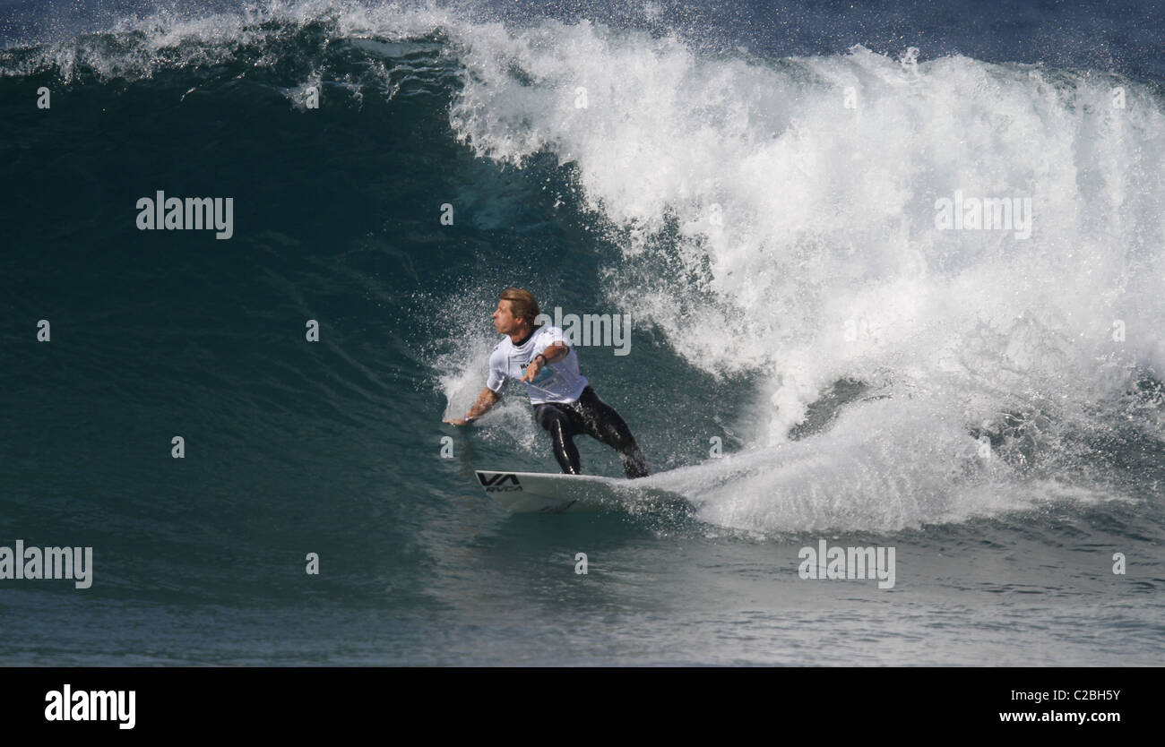 SIMON FISH SOUTH AFRICAN PRO SURFER SOUTH AFRICAN PRO SURFER BALLITO ...