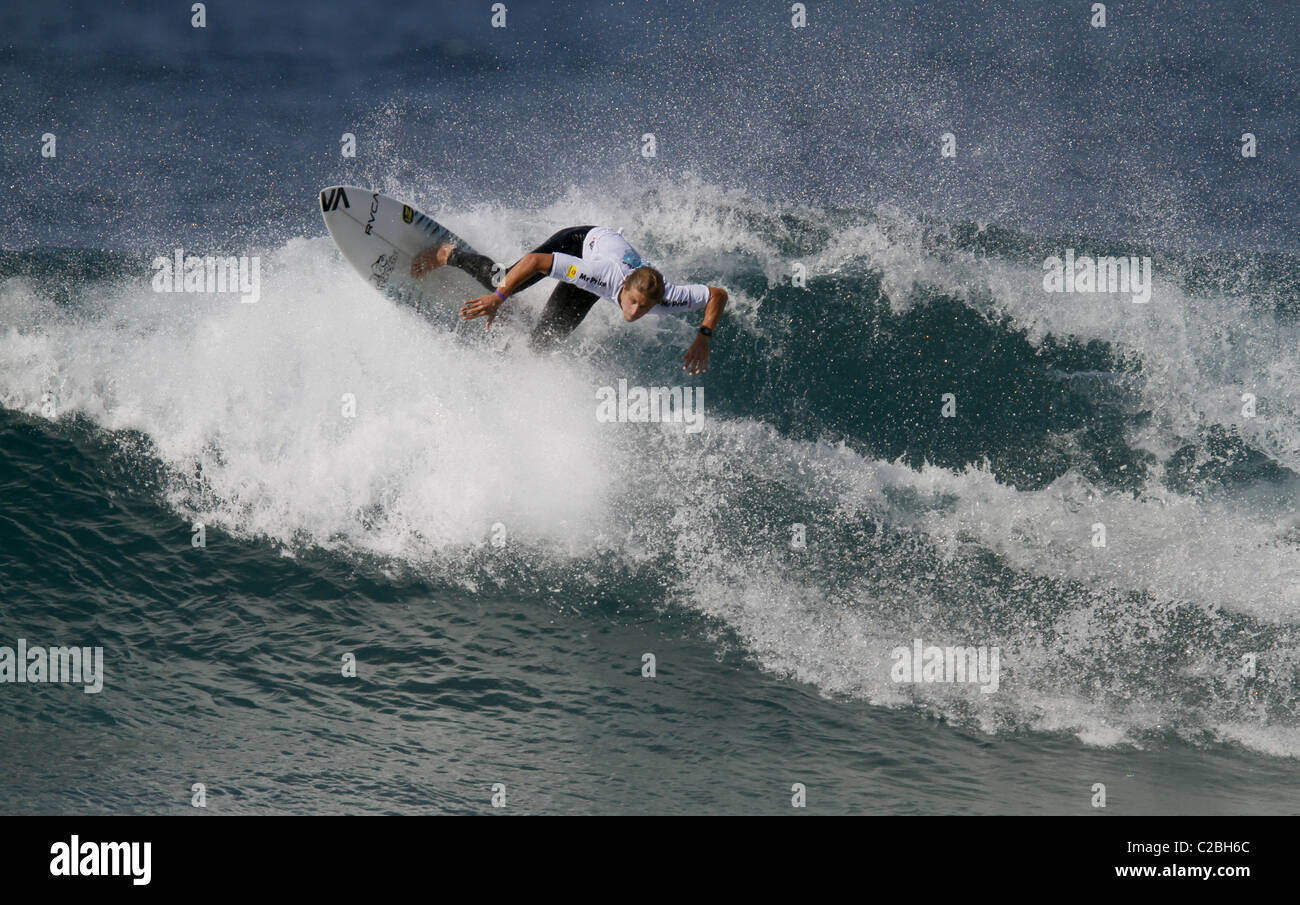 SIMON FISH SOUTH AFRICAN PRO SURFER SOUTH AFRICAN PRO SURFER BALLITO ...