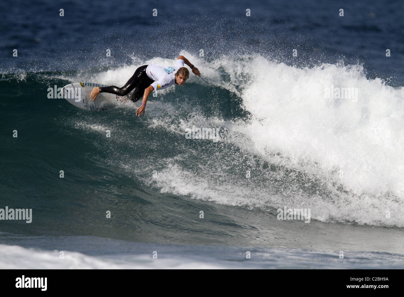 SIMON FISH SOUTH AFRICAN PRO SURFER SOUTH AFRICAN PRO SURFER BALLITO ...