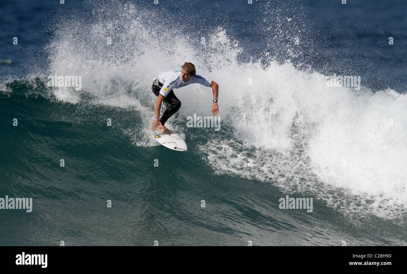 SIMON FISH SOUTH AFRICAN PRO SURFER SOUTH AFRICAN PRO SURFER BALLITO ...