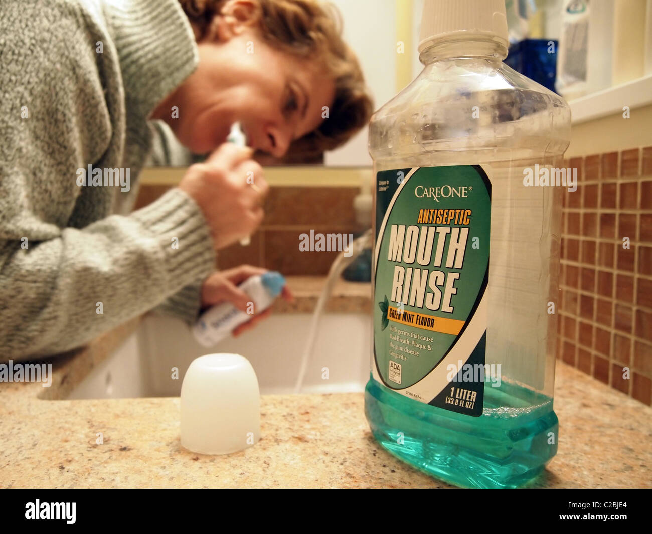 Mouth rinse sink hi-res stock photography and images - Alamy