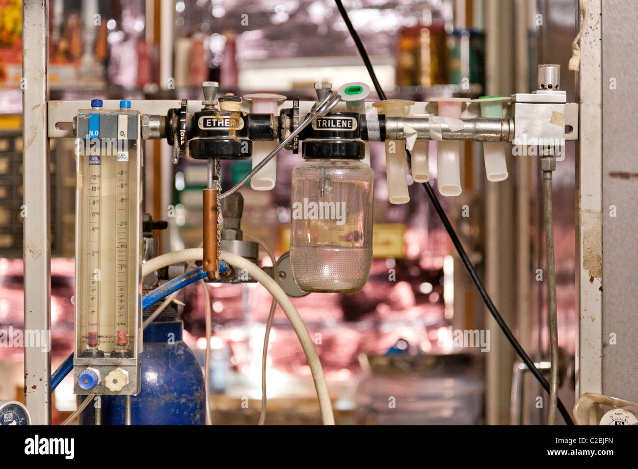 Hospital operating theatre equipment hi-res stock photography and ...