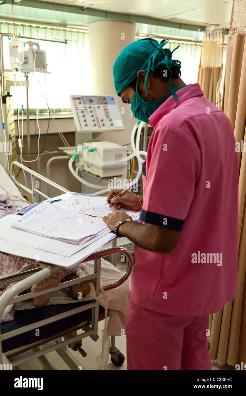 Patients notes hi-res stock photography and images - Alamy