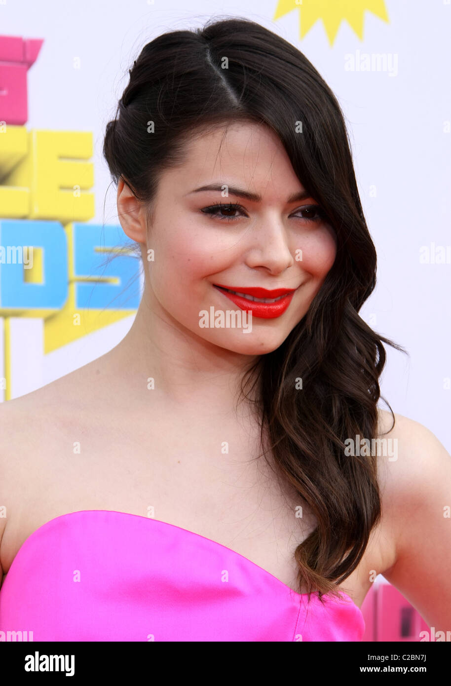MIRANDA COSGROVE NICKELODEON'S 24TH ANNUAL KIDS CHOICE AWARDS DOWNTOWN ...