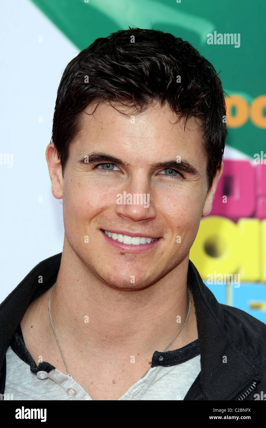 Gregg Sulkin And Pixie Lott