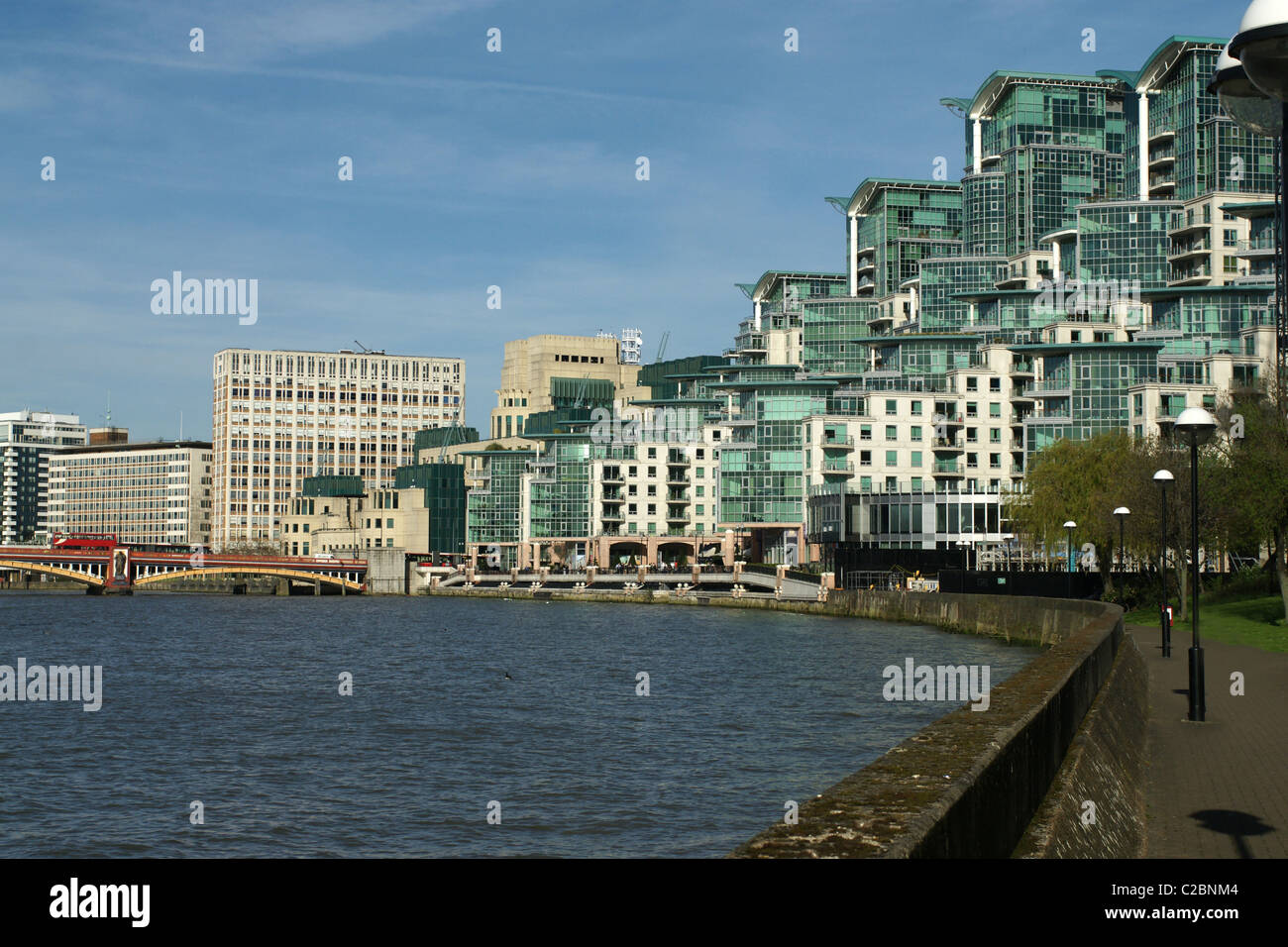 Vauxhall thames hi-res stock photography and images - Alamy