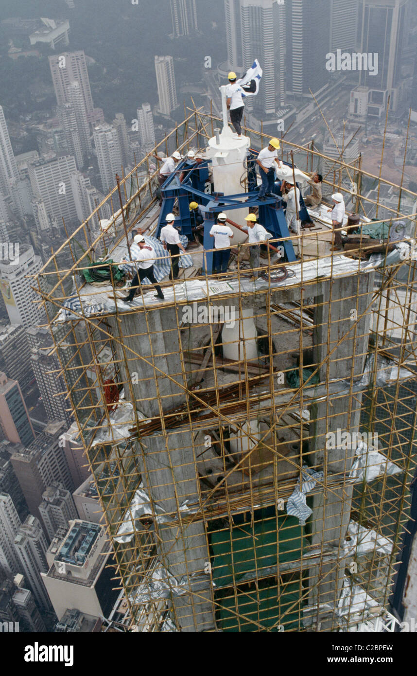 Topping off building hi-res stock photography and images - Alamy