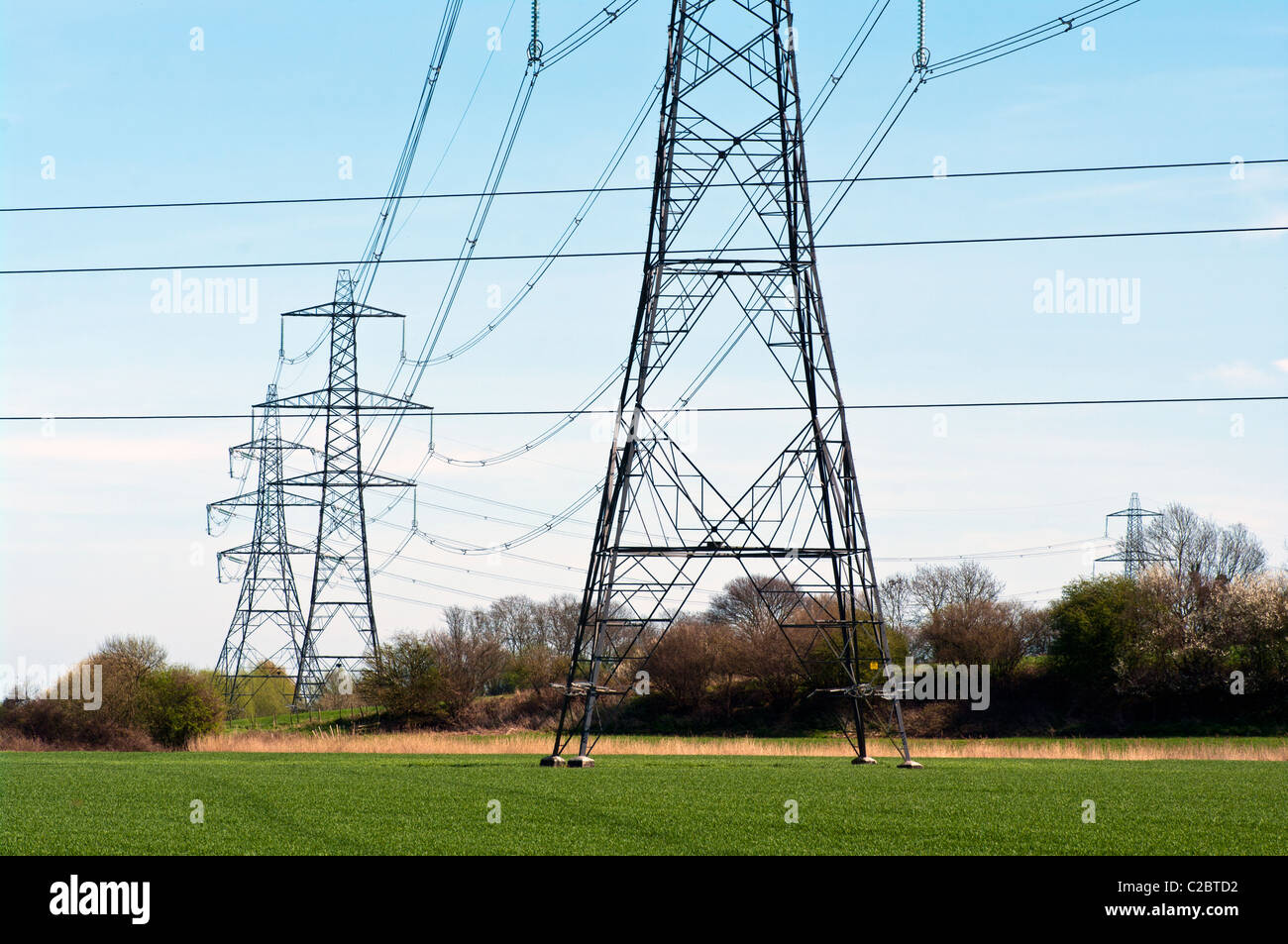 Pylons uk hi-res stock photography and images - Alamy