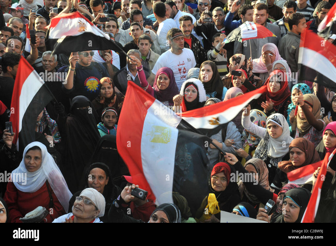 Tahrir square protest 2011 hi-res stock photography and images - Alamy