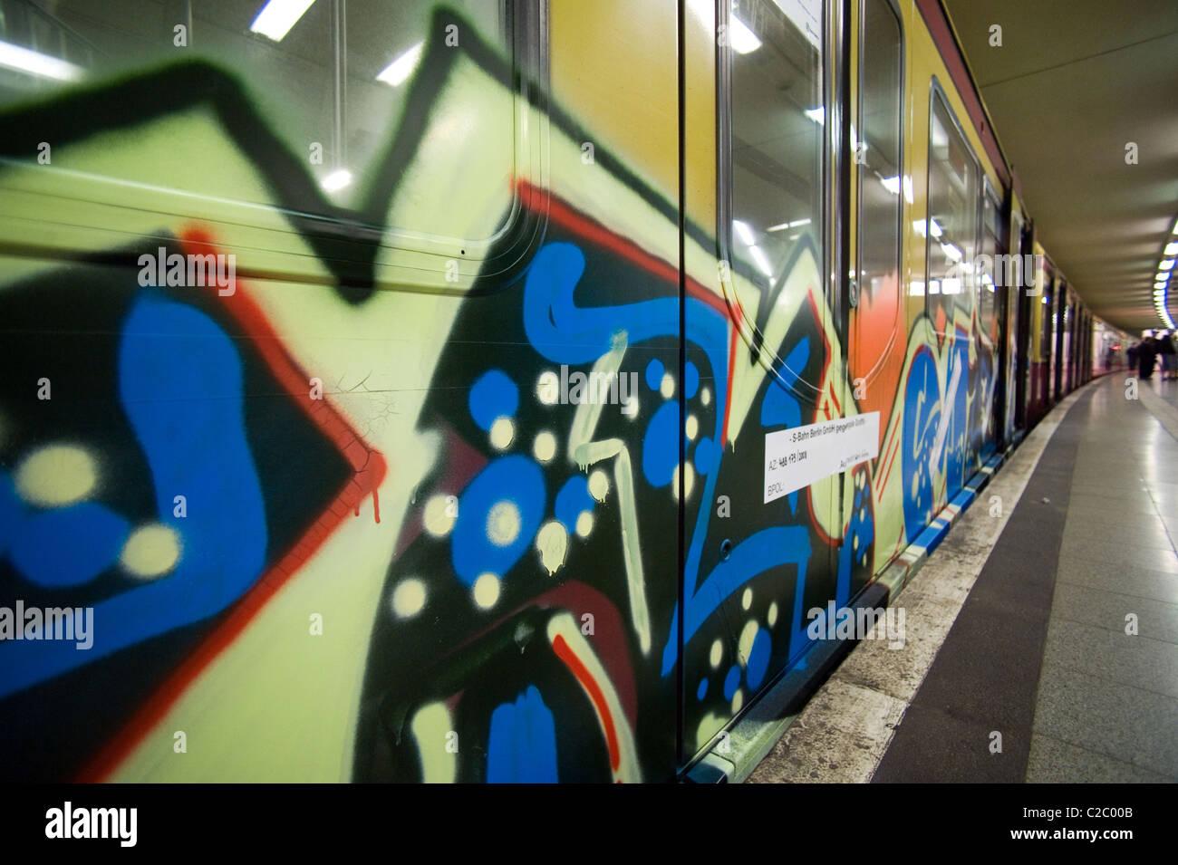 Old berlin s bahn rail line hi-res stock photography and images - Alamy