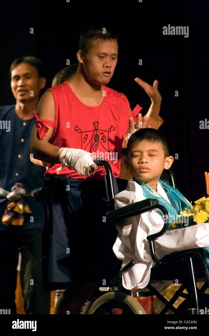 Helping kids with downs syndrome hi-res stock photography and images ...