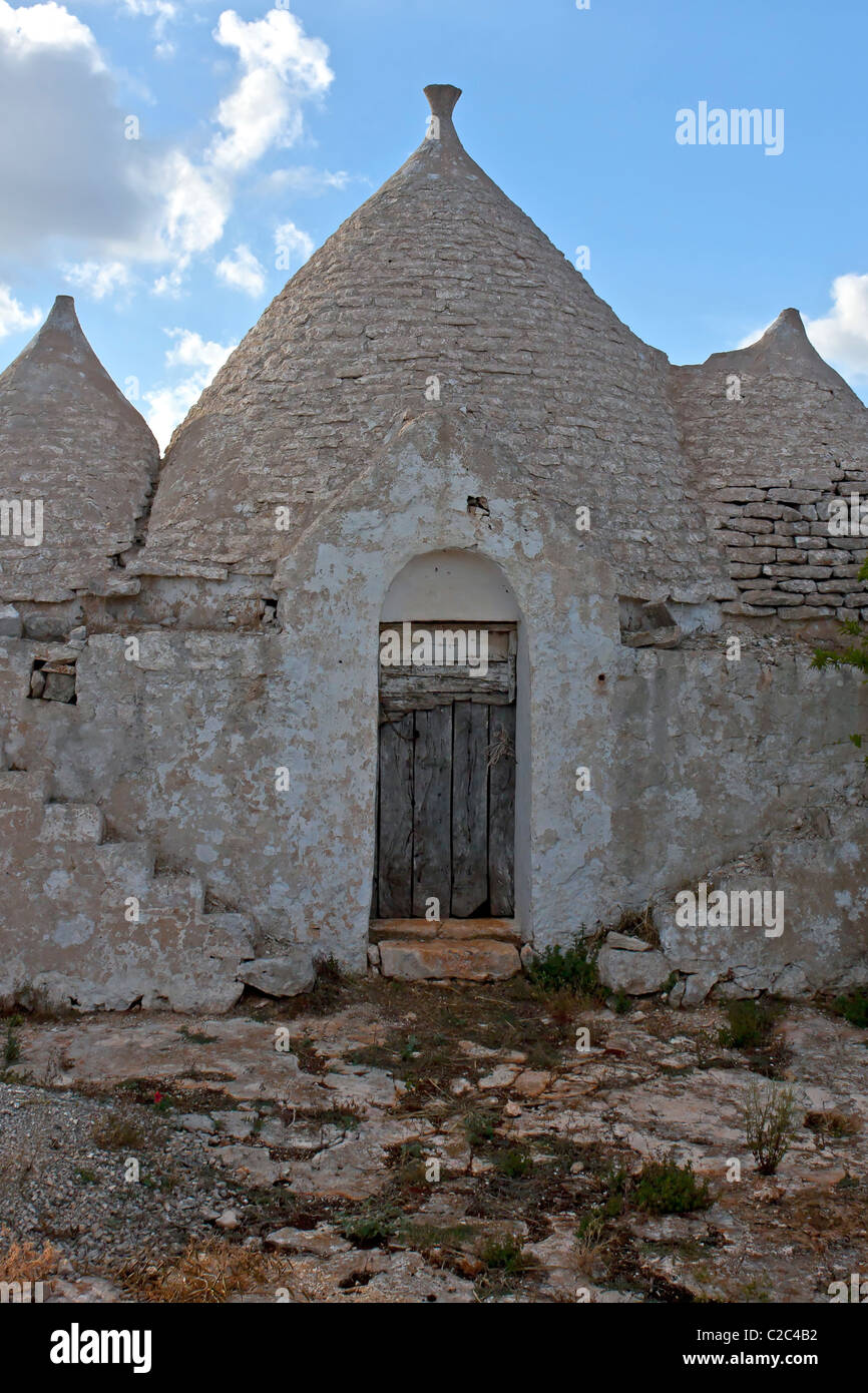 Puglia trulli roof hi-res stock photography and images - Alamy